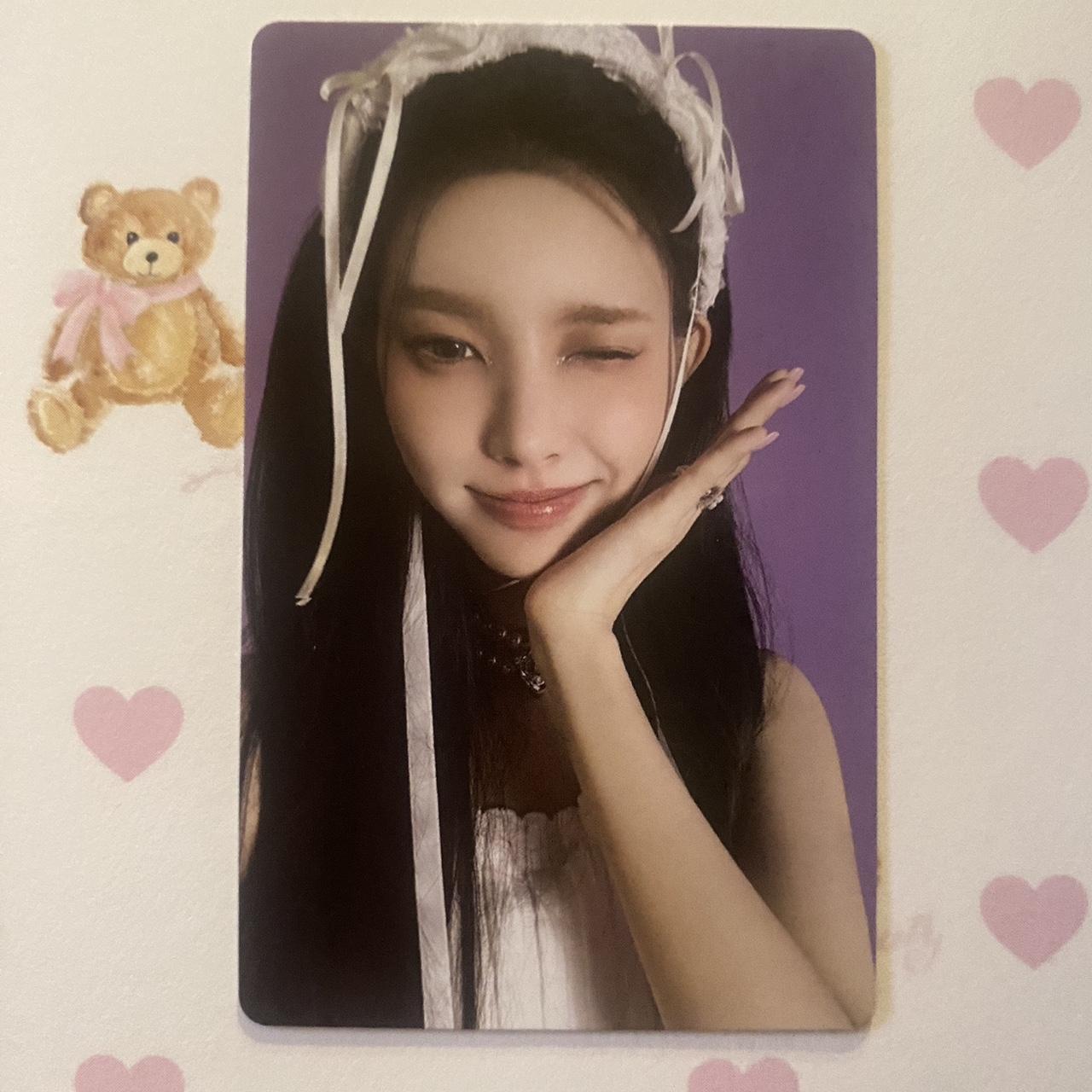 ILLIT Official photocards - Depop