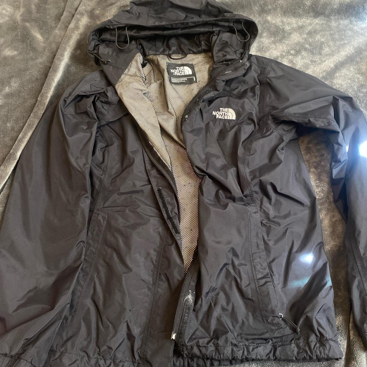 Small women’s north face windbreaker - Depop