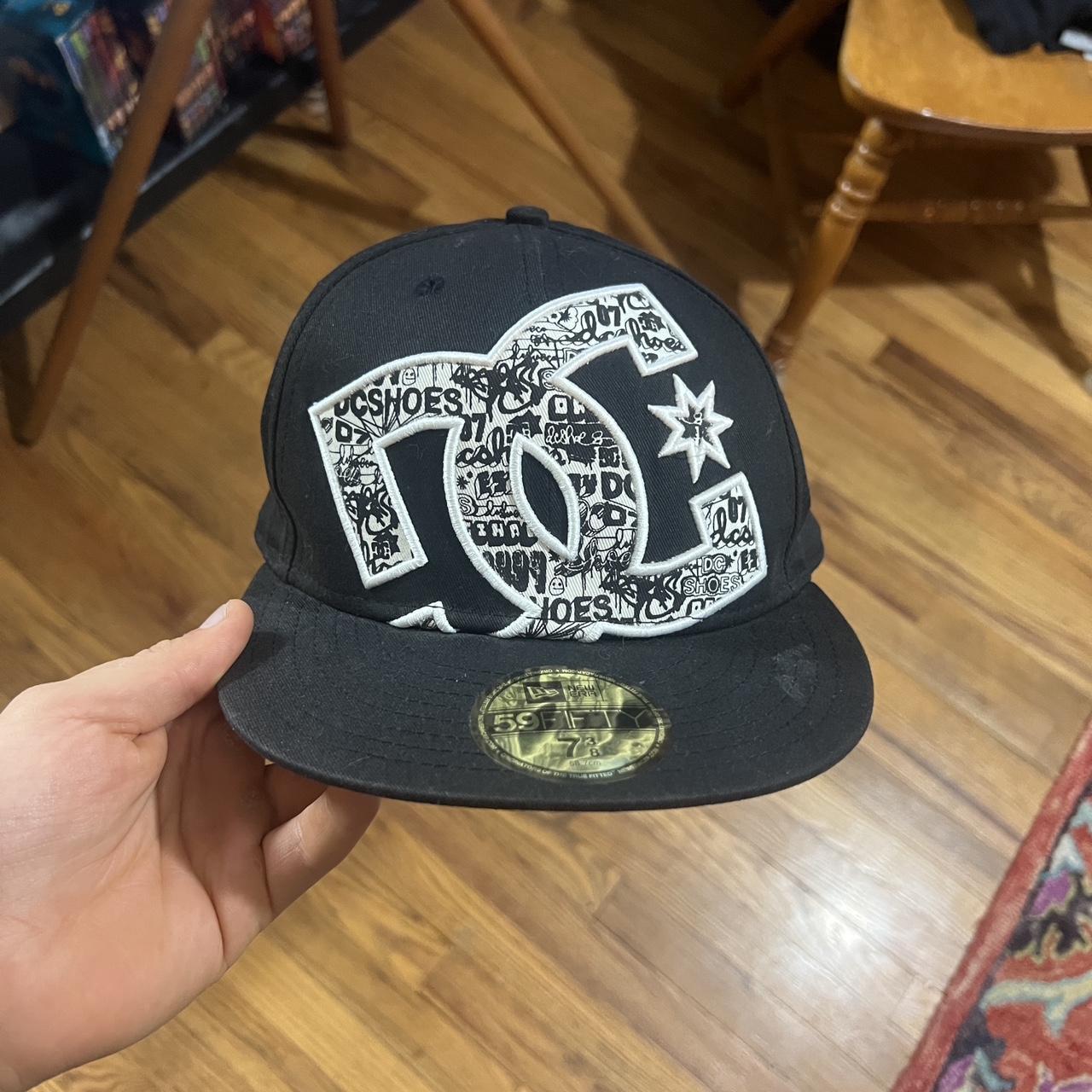 Black and white DC Shoes snapback hat Message me if... - Depop