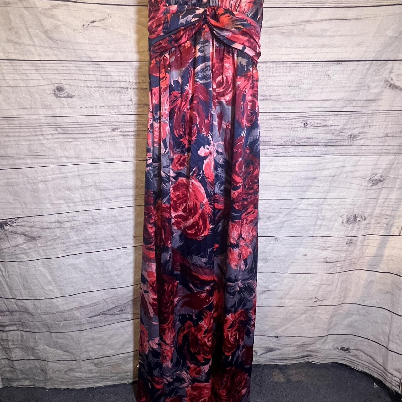 This stunning Gianni Bini formal dress is sure to... | Depop