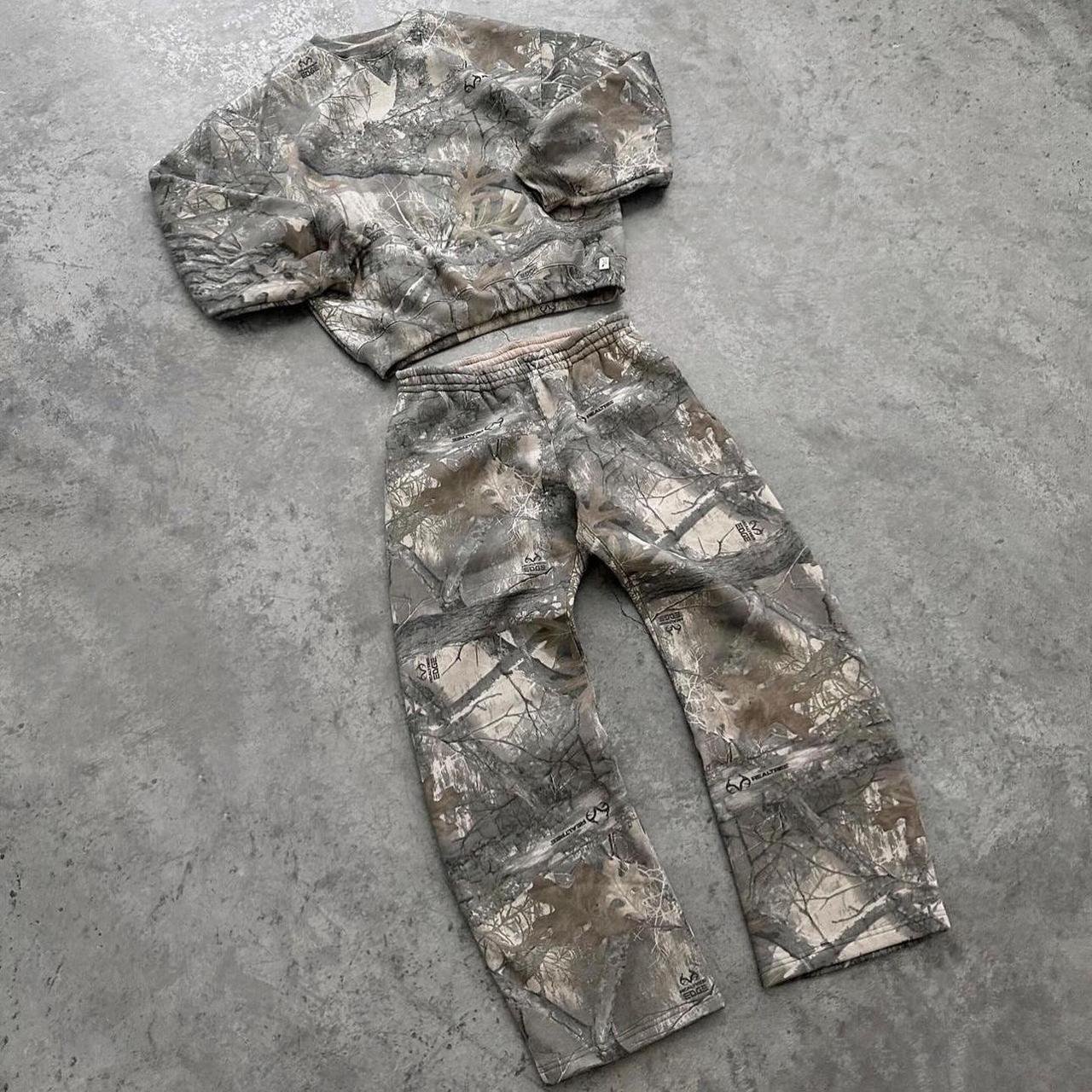 Realtree Camo Heavyweight Sweatpants Limited... - Depop