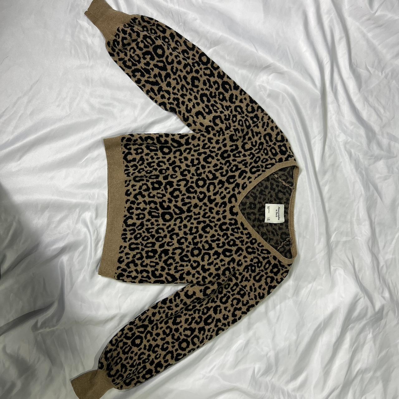 Abercrombie & Fitch Women's Tan and Black Jumper | Depop
