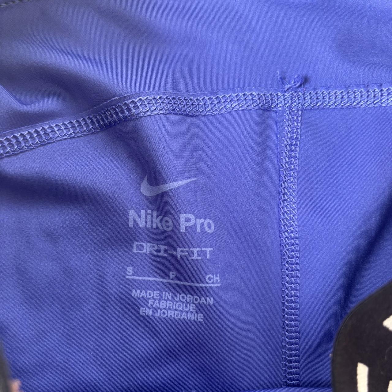 Navy blue Nike pros barely worn! Size small | Depop