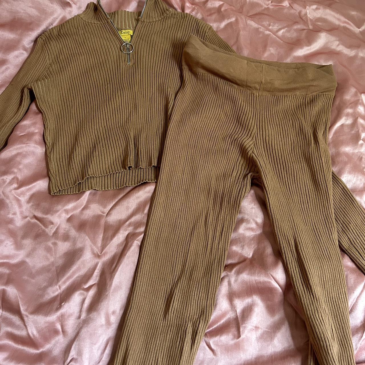 Tan Daisy tracksuit size large never worn - Depop