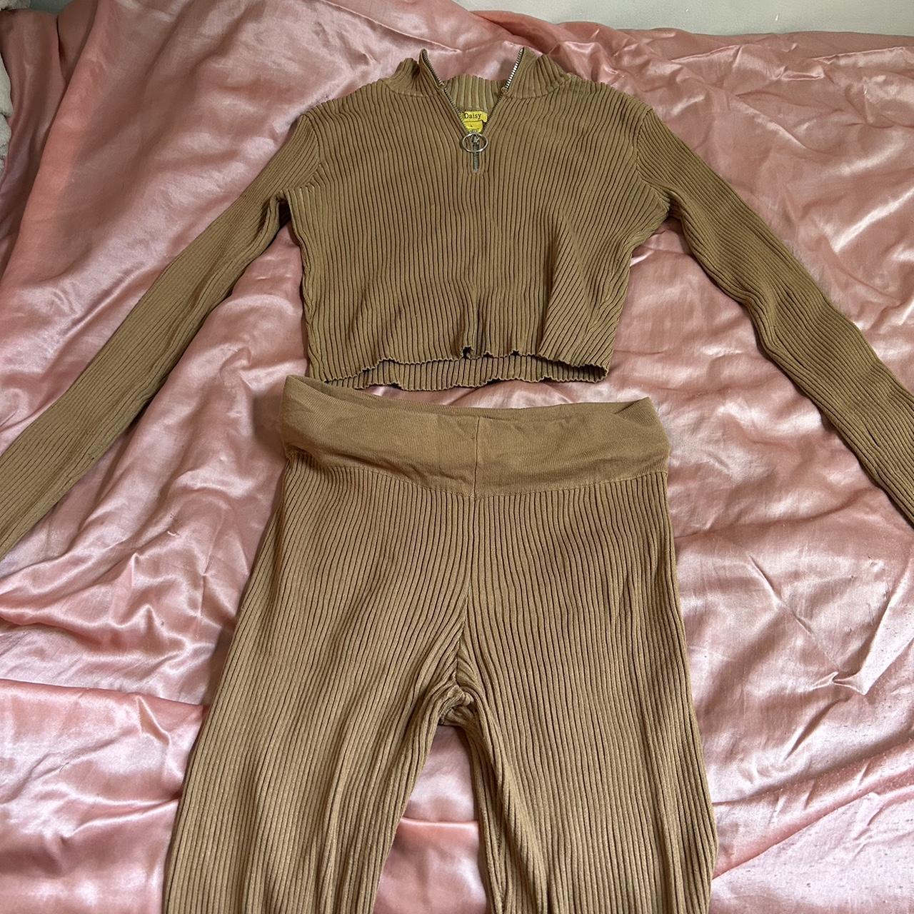 Tan Daisy tracksuit size large never worn - Depop