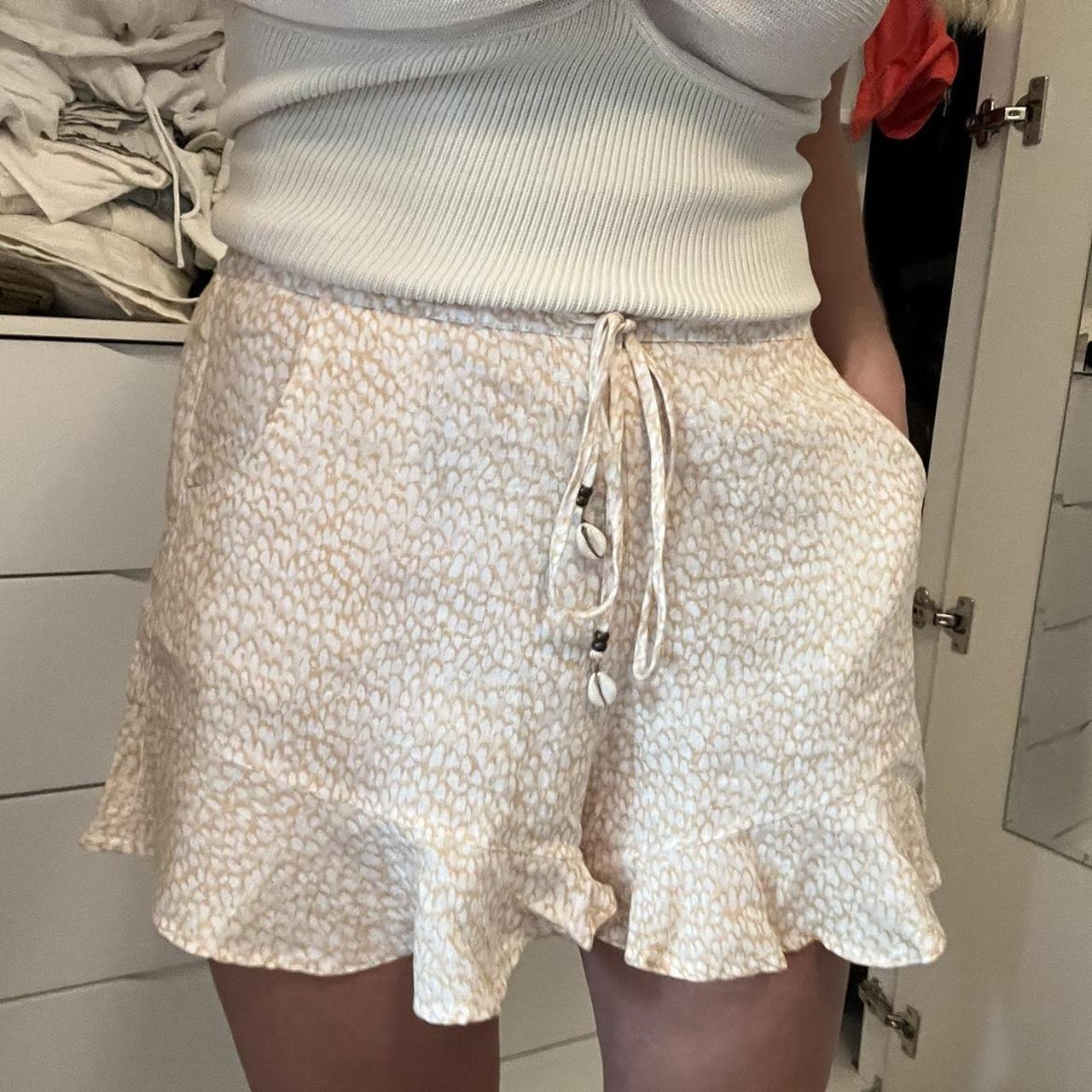 KIVARI Linen frill shorts Worn twice in perfect... - Depop