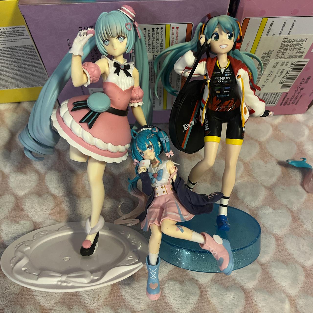 broken miku figure bundle/set Love sailor noodle... | Depop