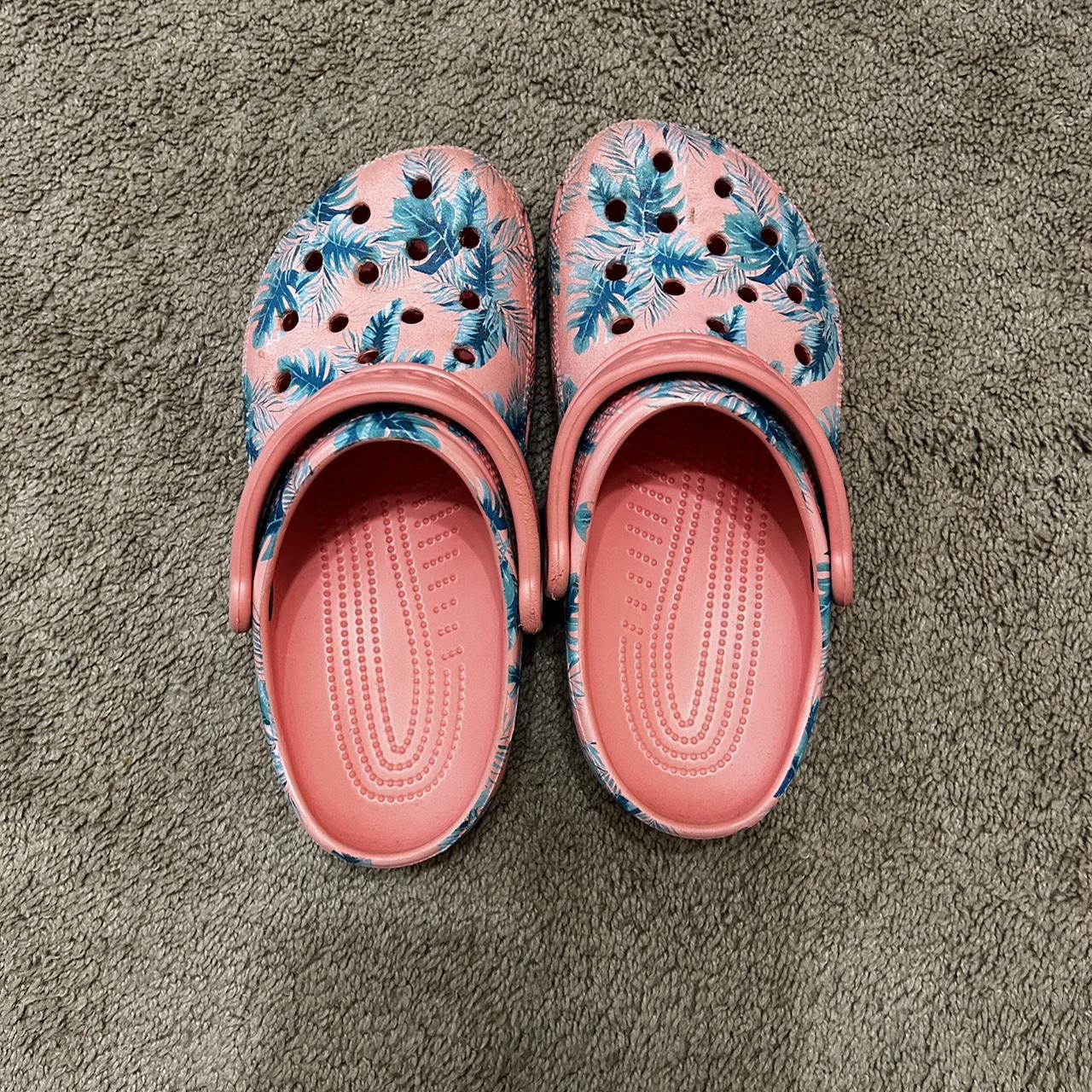 PALM CROCS WOMENS SIZE 7 MENS SIZE 5 #shoes #crocs... - Depop