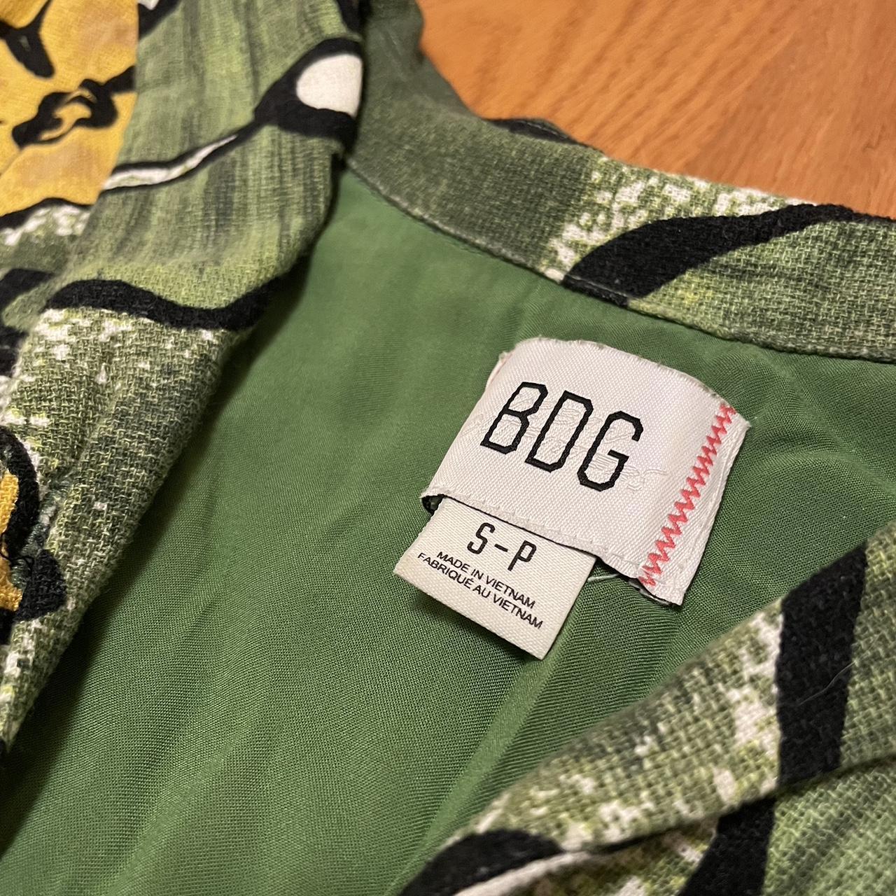 BDG Urban Outfitters Green Flower Button Down - Depop