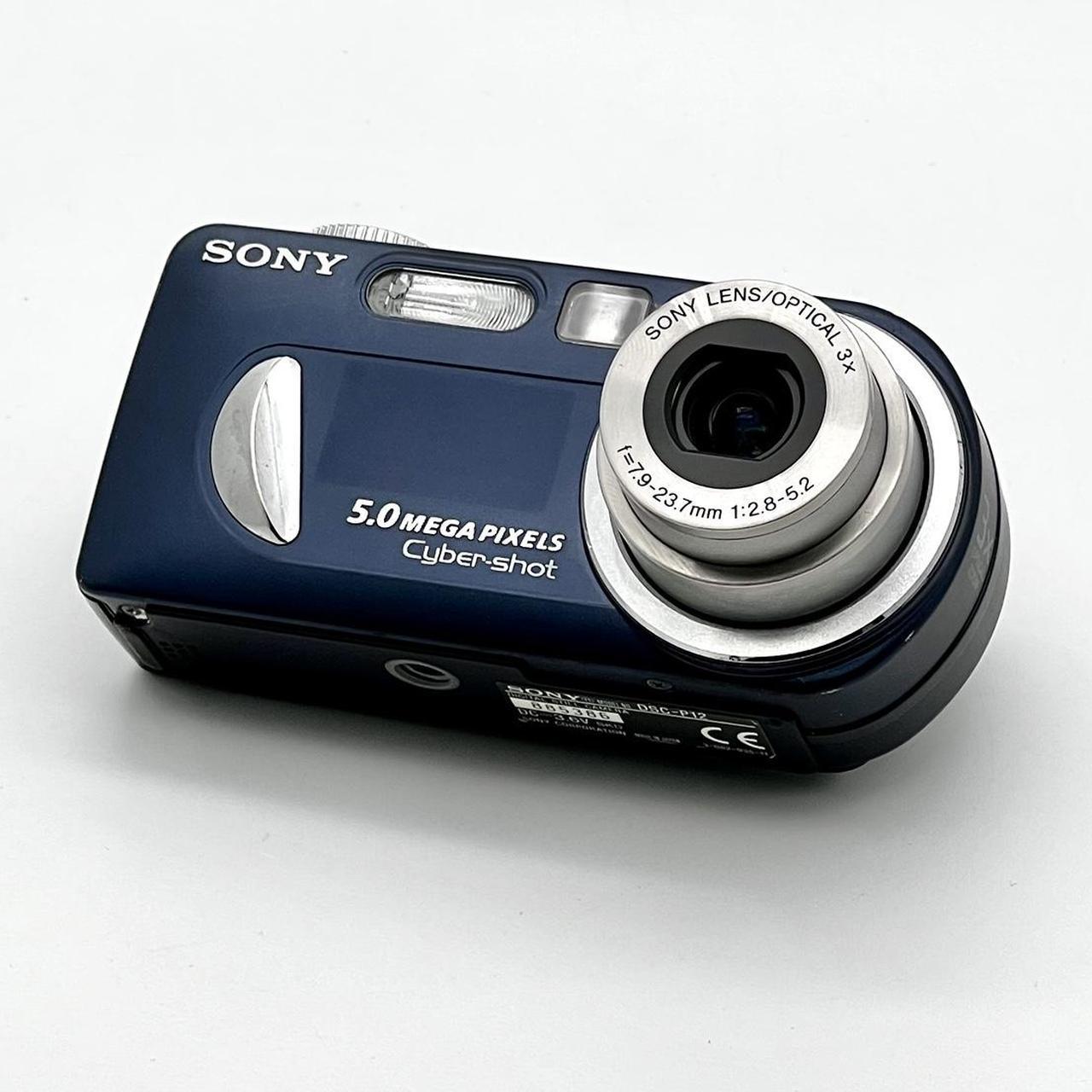 Sony Cybershot Digital Camera A cool retro camera... - Depop