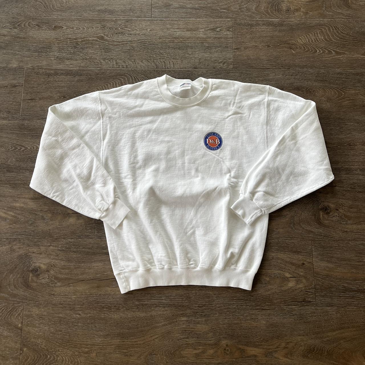 2000s Jerzees Dave & Busters White Crewneck M... - Depop