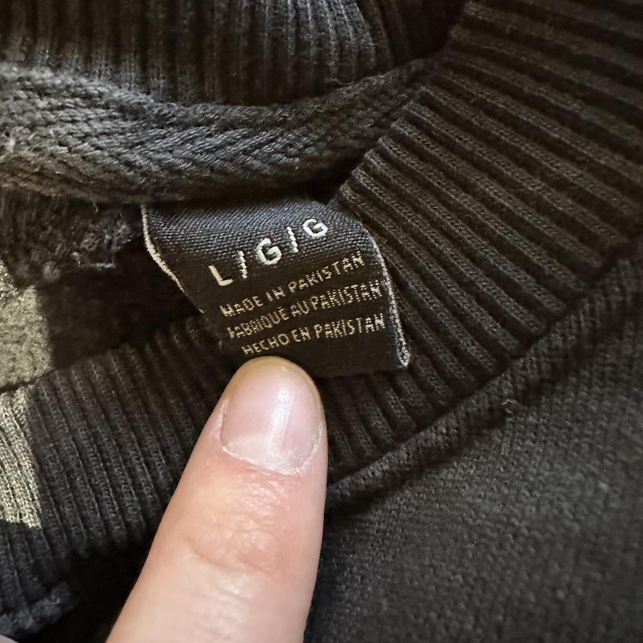 Quicksilver boxy black jumper, size L. - Depop