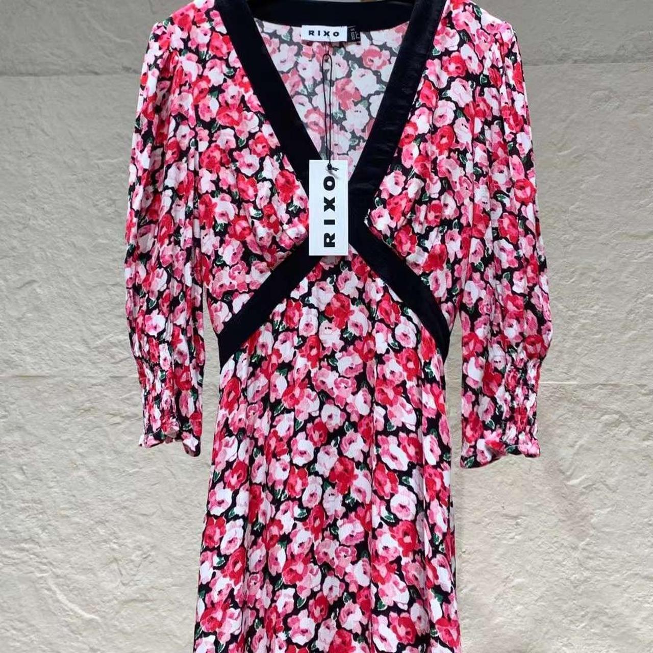 Rixo Deanna V-Neck Midi Dress The Deanna midi... - Depop