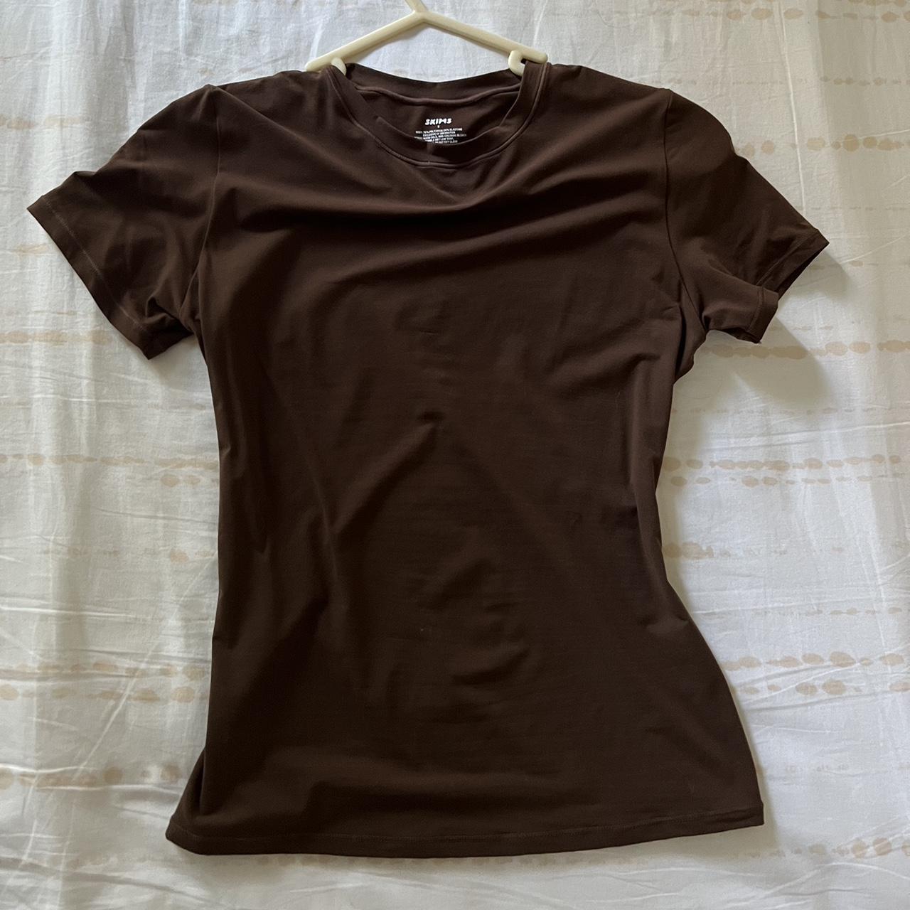 Basic skims t-shirt Wmns Size Small - Depop