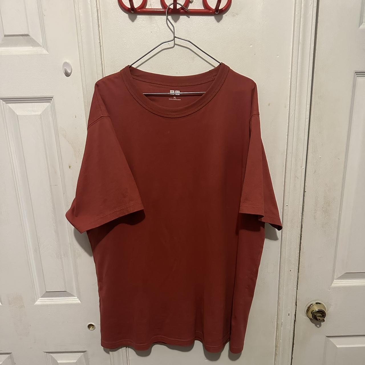 Uniqlo U Red Crew Neck Short Sleeve T-Shirt - Depop