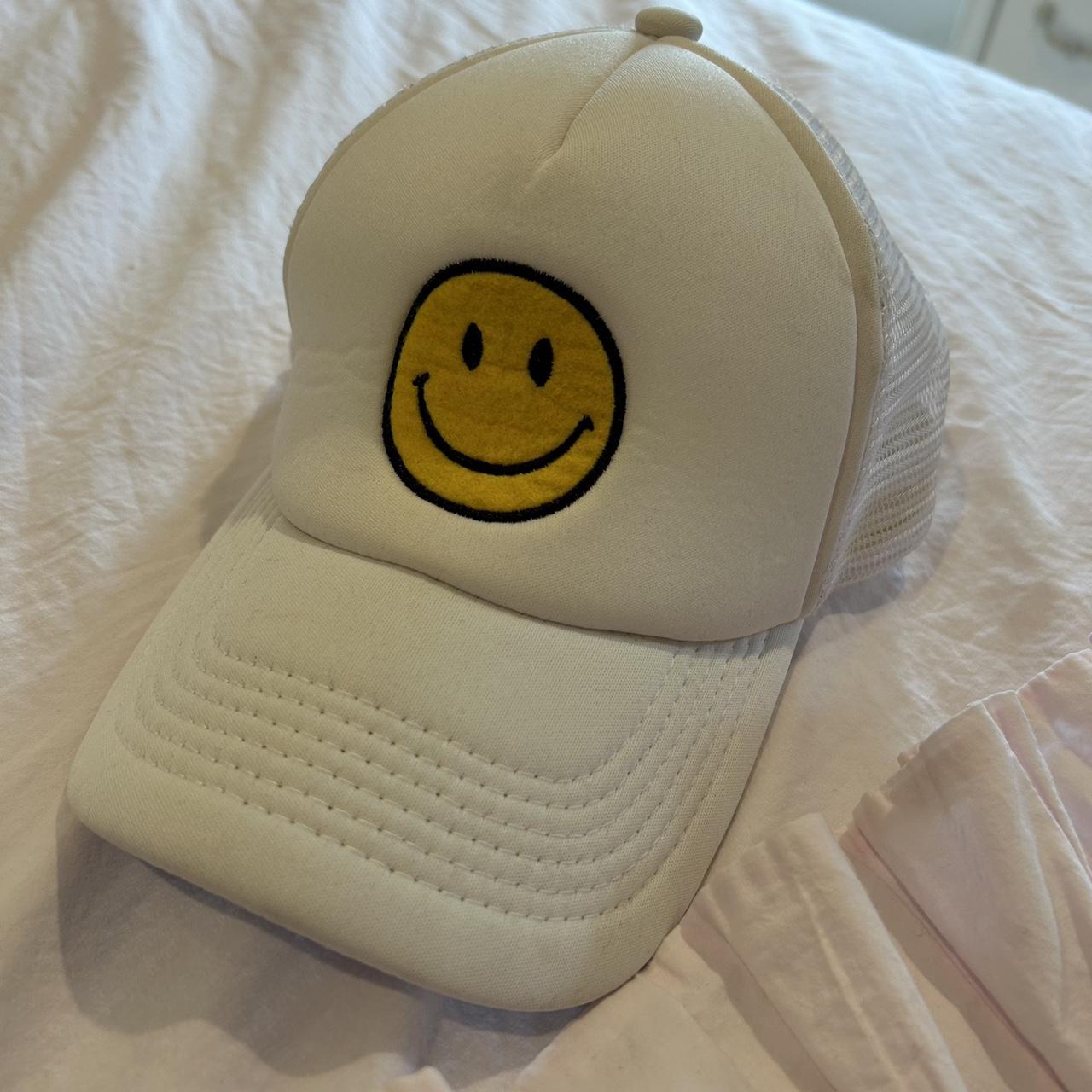 Super cute smiley face trucker hat #truckerhat #hat - Depop