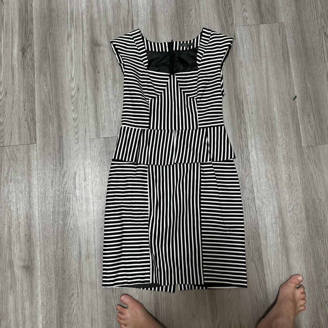 Sheike 10 dress Look chic and stylish in this SHEIKE... - Depop