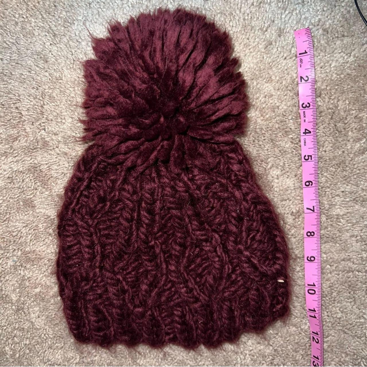Hollister pom beanie store