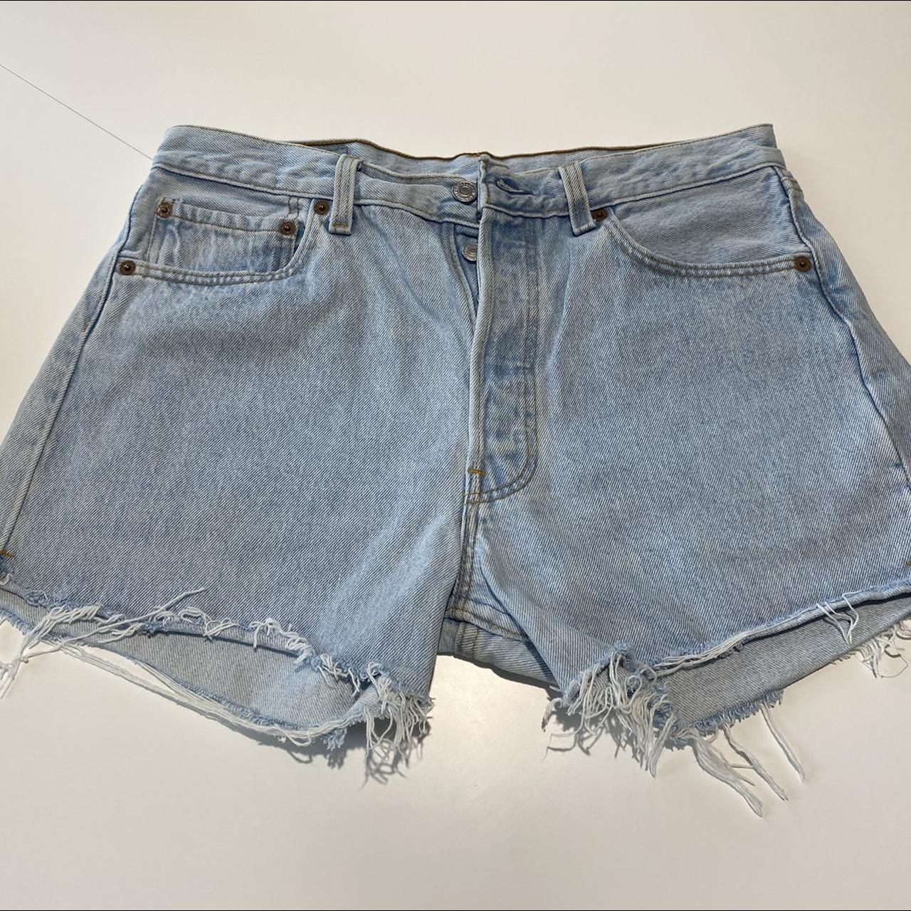 Imperfect clothes Shorts Levi’s W 33 | Vita (sotto... - Depop