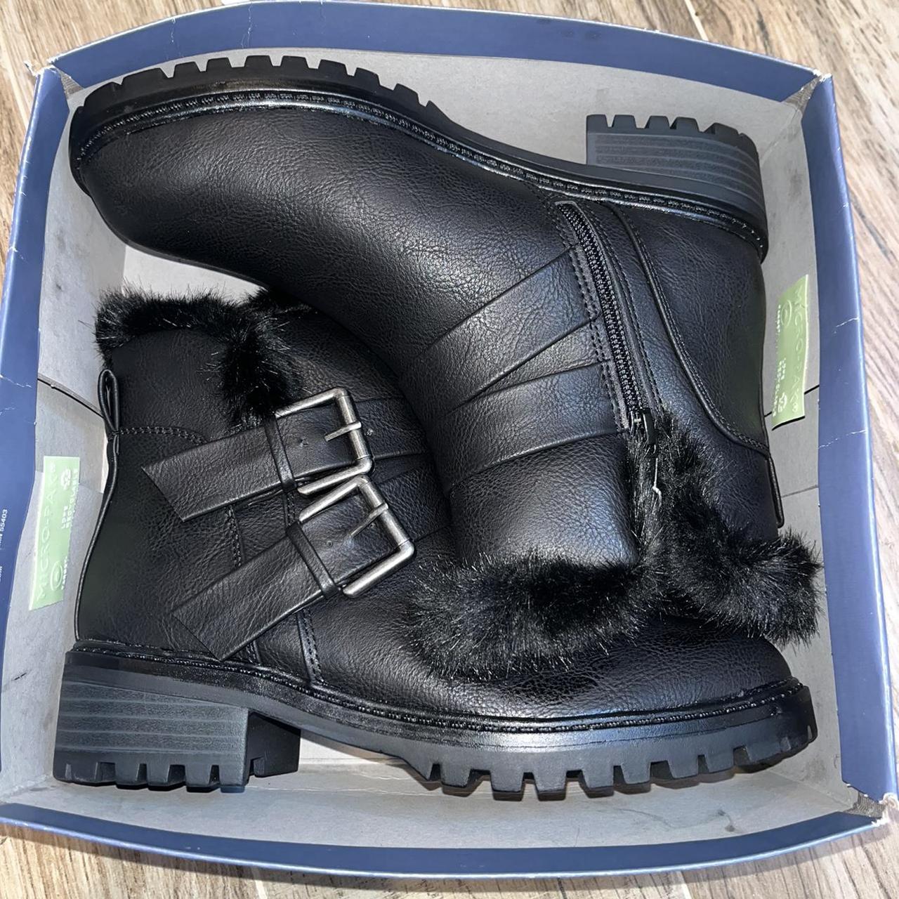 Universal Thread Women's Black Boots | Depop
