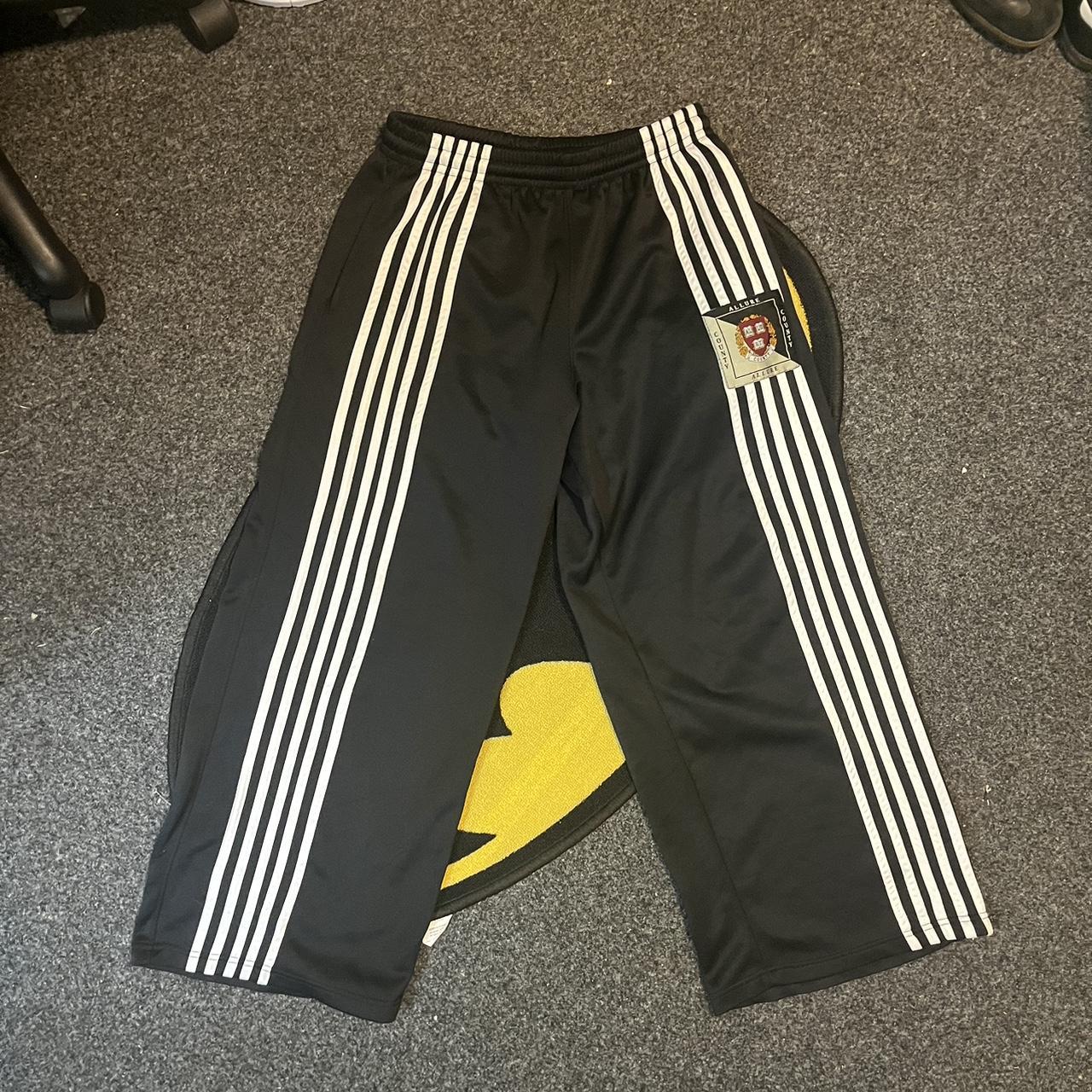 Allure county Sweats men’s L | Depop