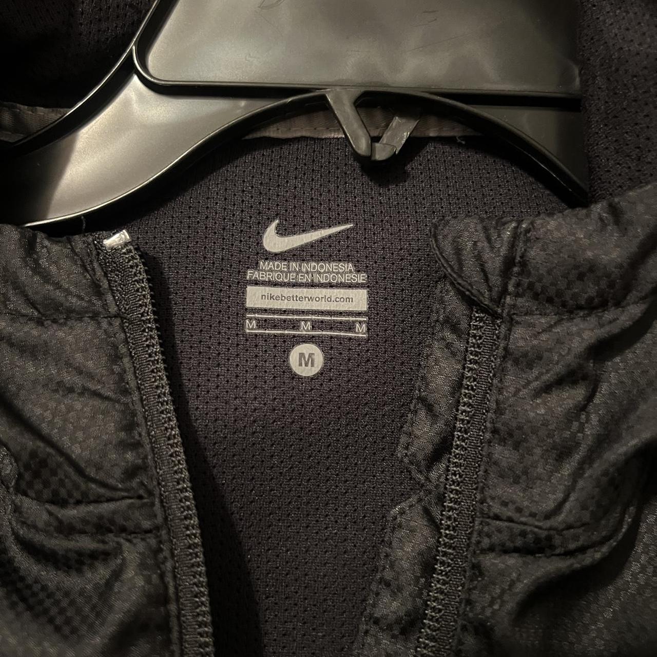 Nike wind breaker Kids size medium... - Depop