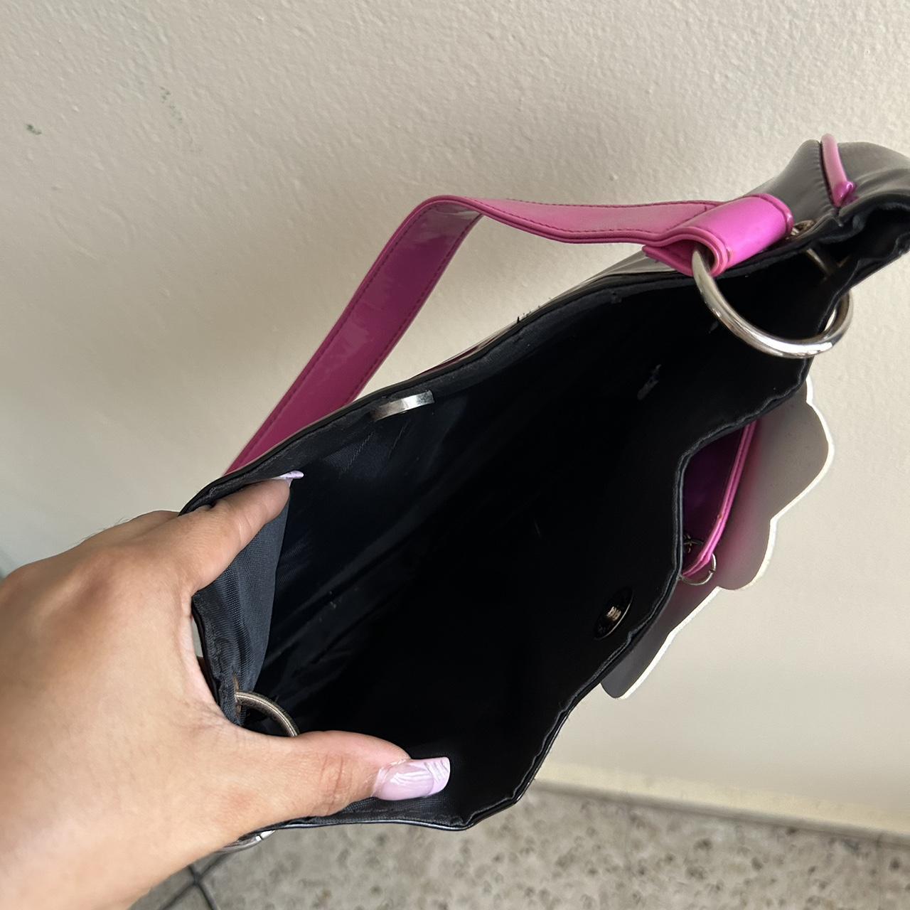 Hello Kitty bag has some rust open to offers... - Depop