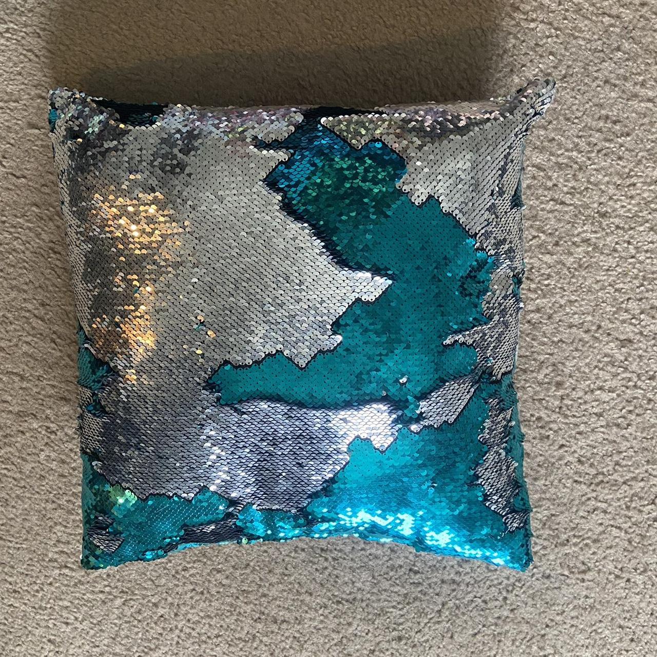 sequins pillow changes color by flipping the sequins - Depop