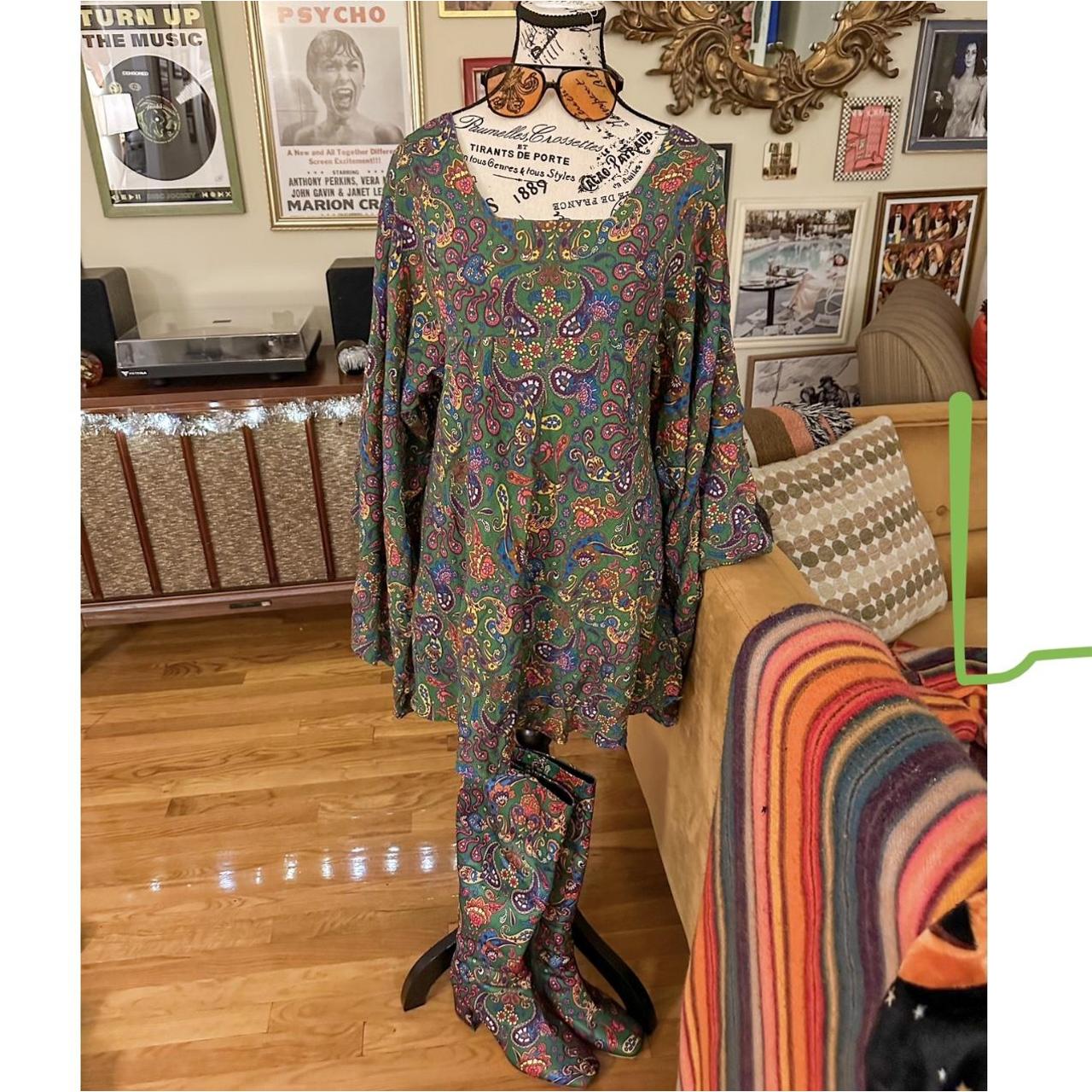 🌞🌼🧡GROOVY DRESS 🧡🌼🌞 🔸little to no signs of wear... - Depop