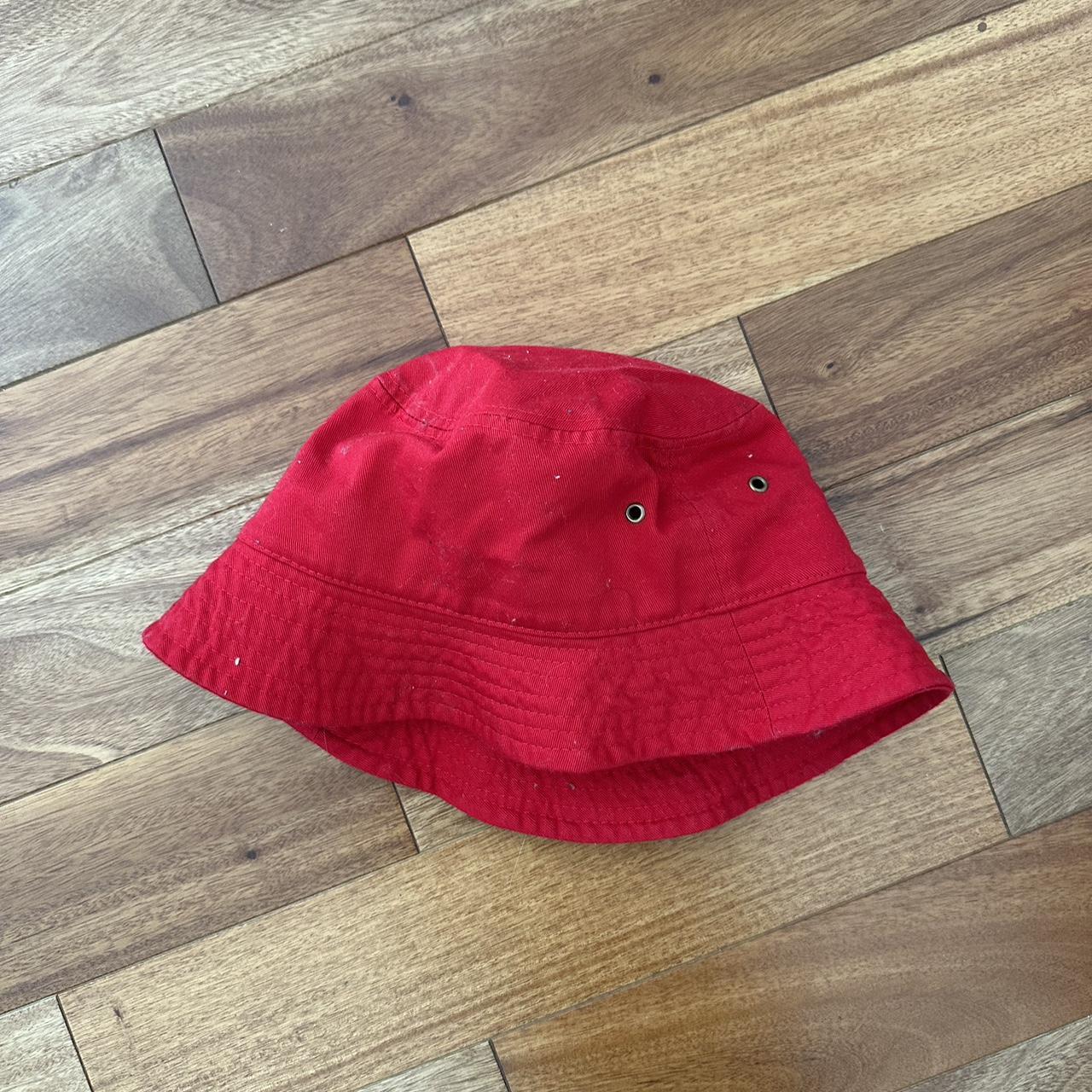 red bucket hat - Depop