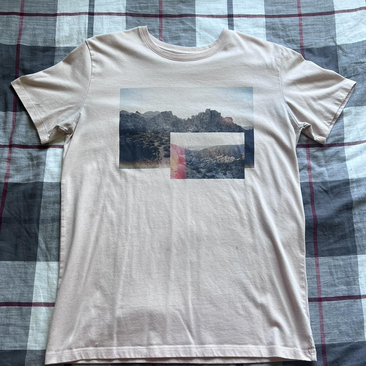 Tan graphic t - Depop