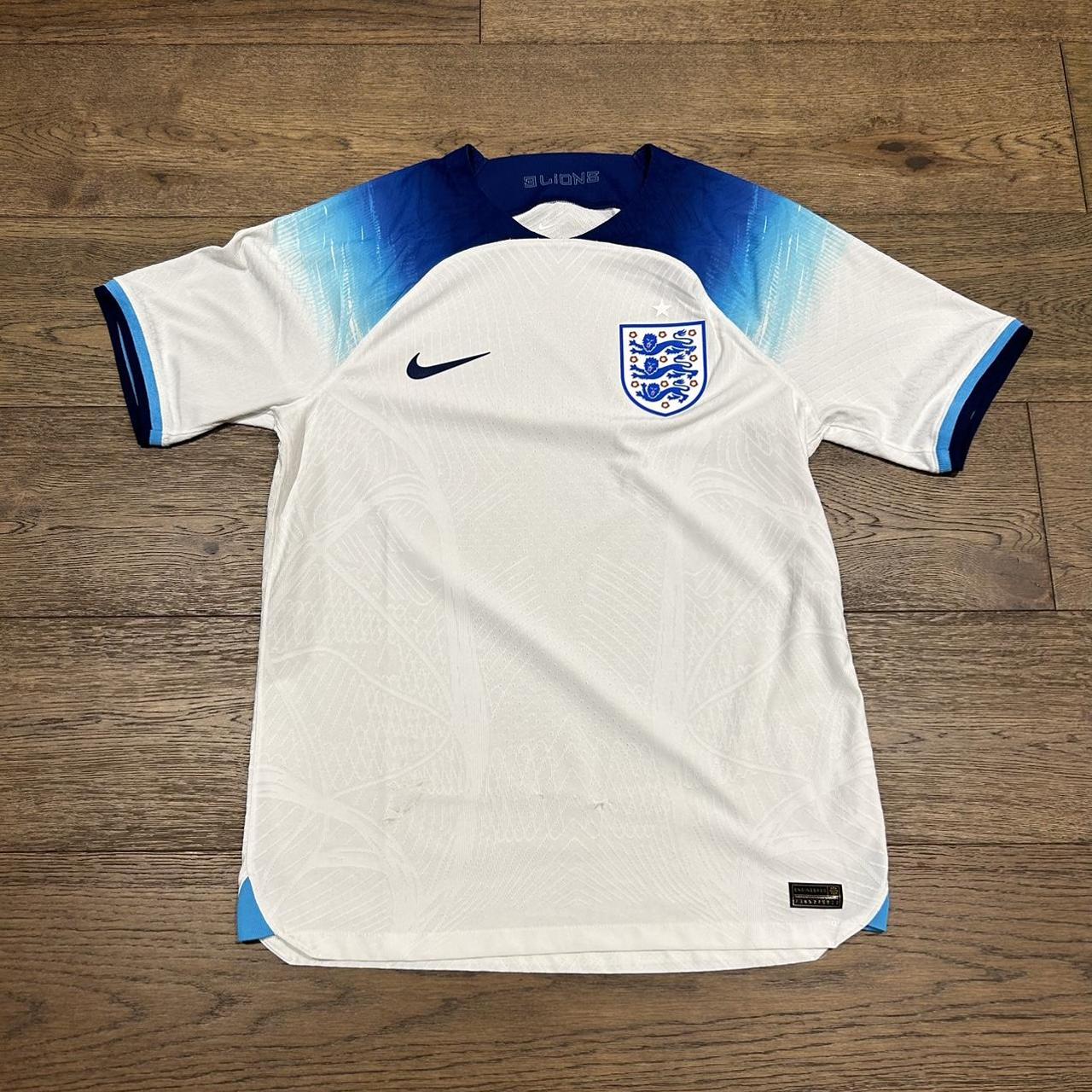England Jersey Medium - Depop