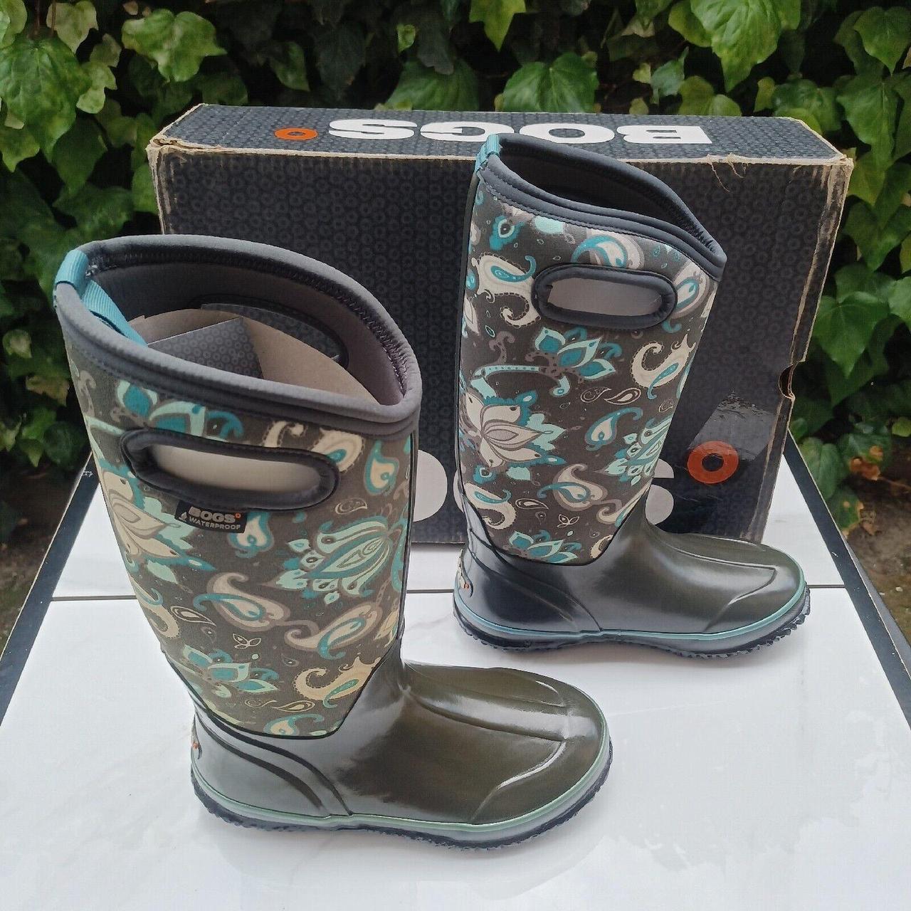 Bogs Women's Blue Boots | Depop