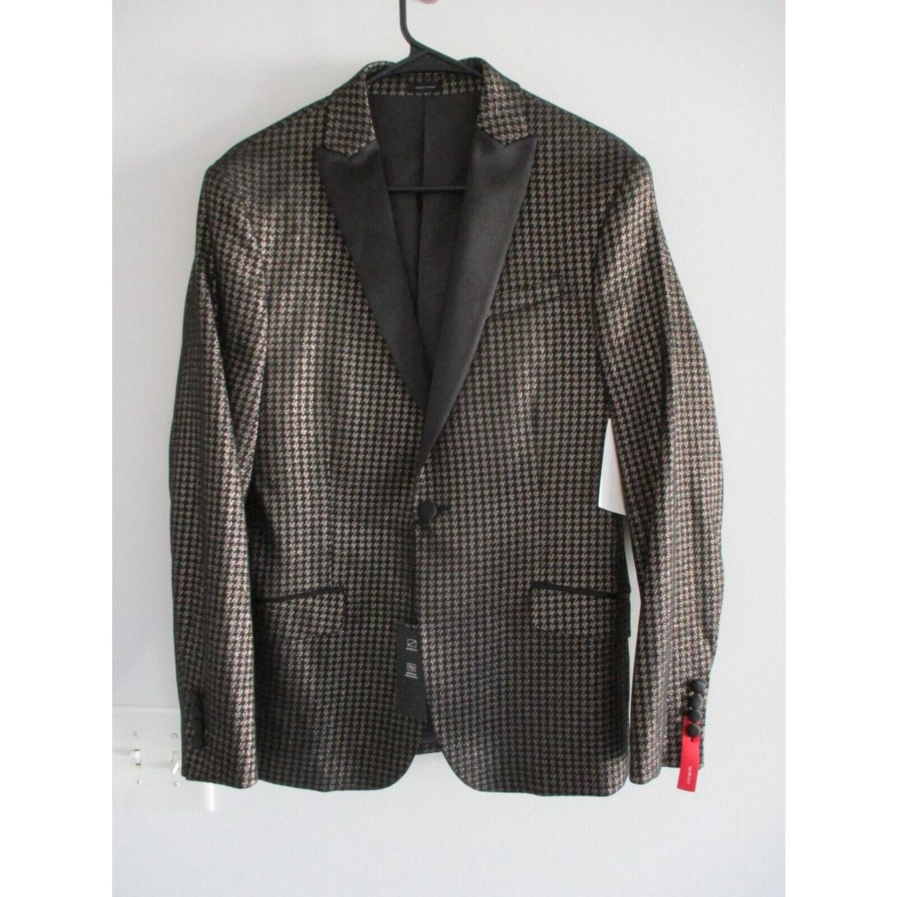 JF J.Ferrar Men's Gold Shorts | Depop