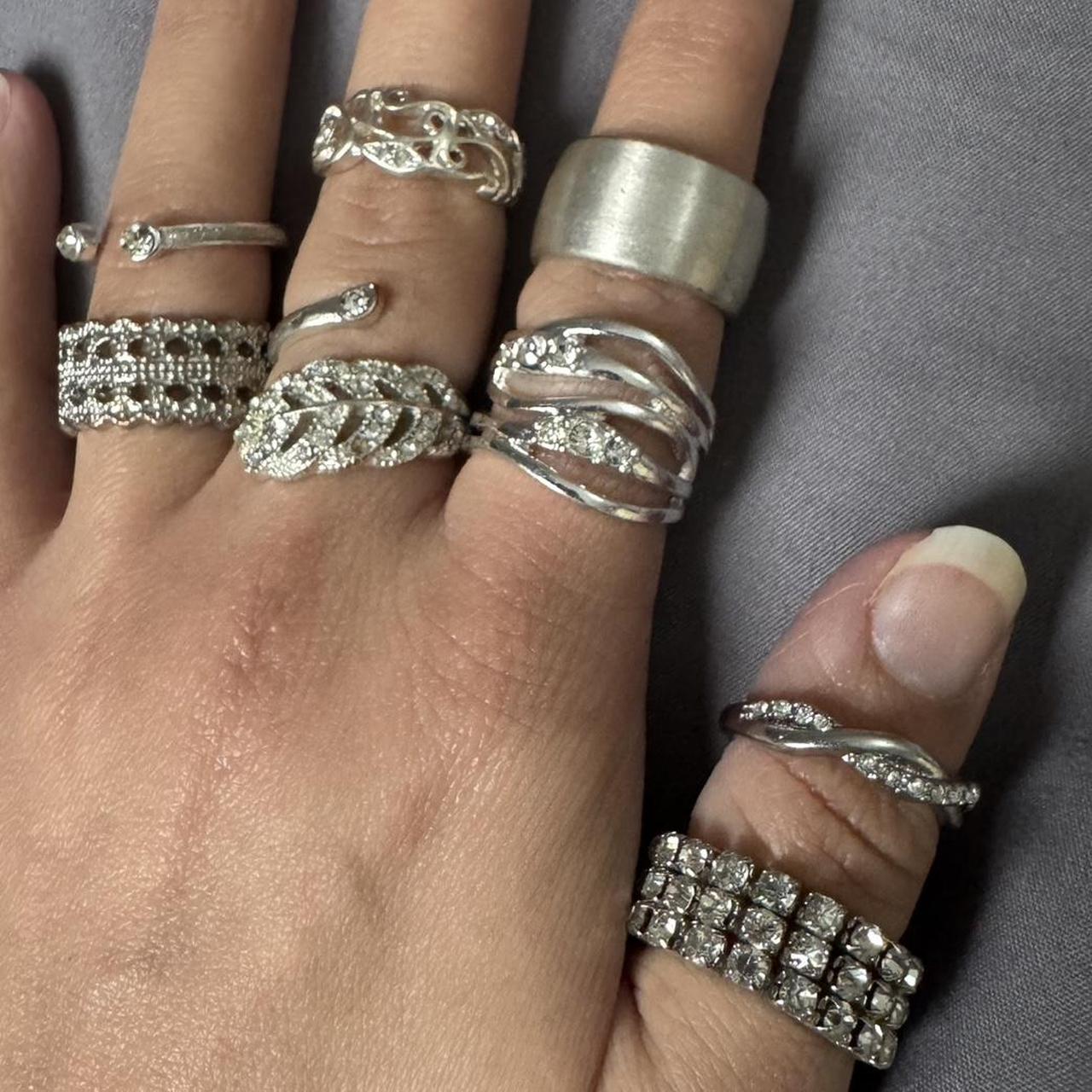 Bundle of 8 rings - Depop