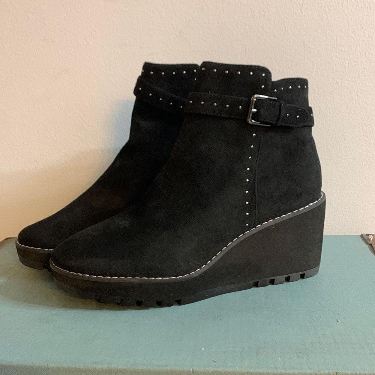Anne Klein Women's Black Boots | Depop