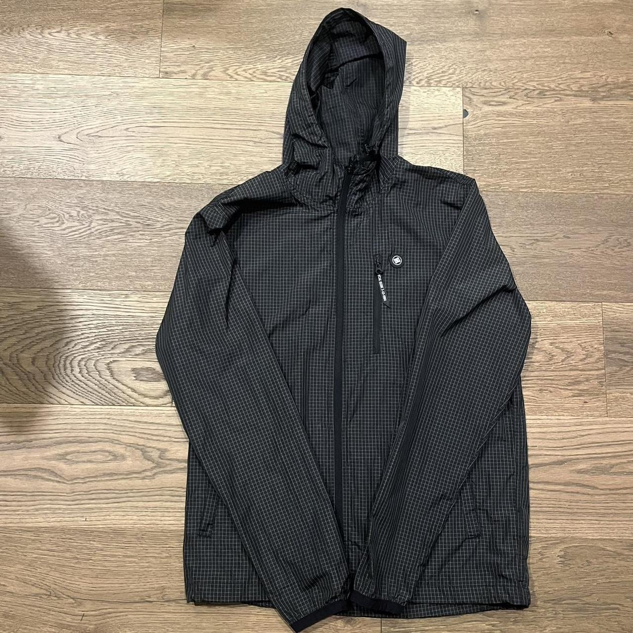 DC Shoe Co USA Windbreaker -Size: M -Fits:... - Depop