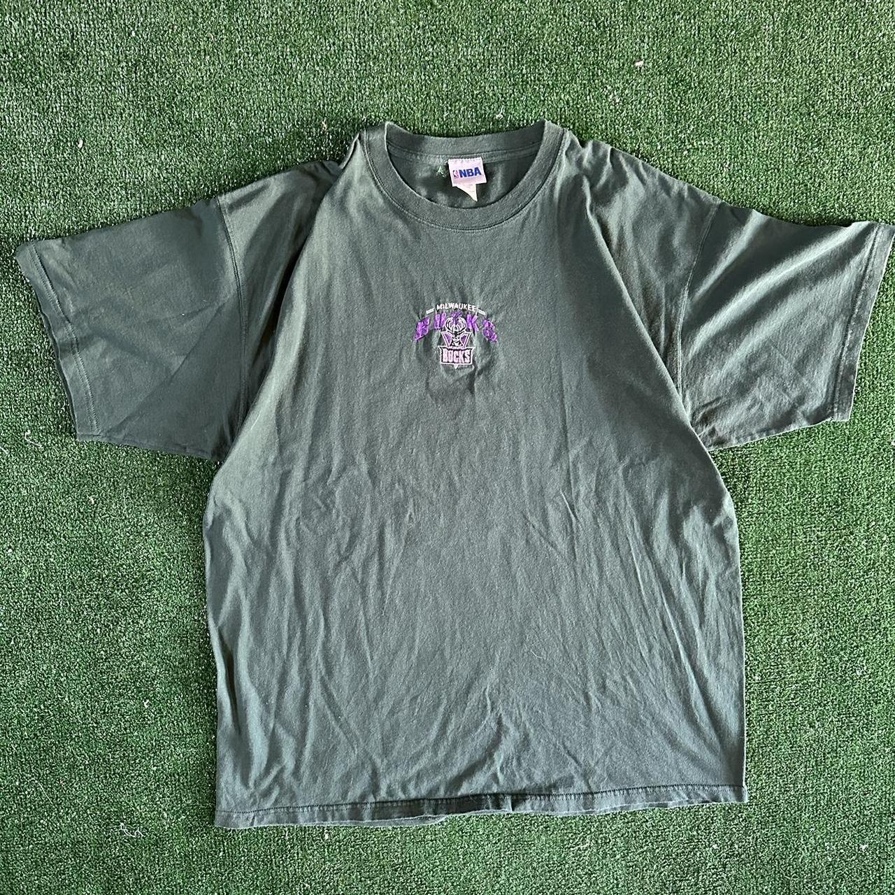 vintage 90’s NBA milwaukee bucks tee! very baggy fit... - Depop