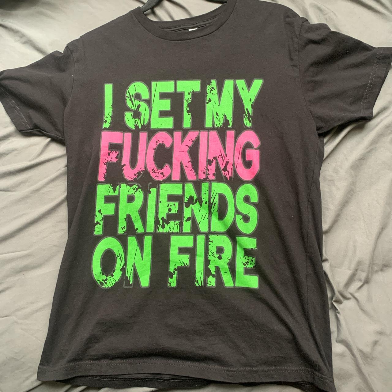 uhrm DONT BUY looking to trade this i set my friends... - Depop