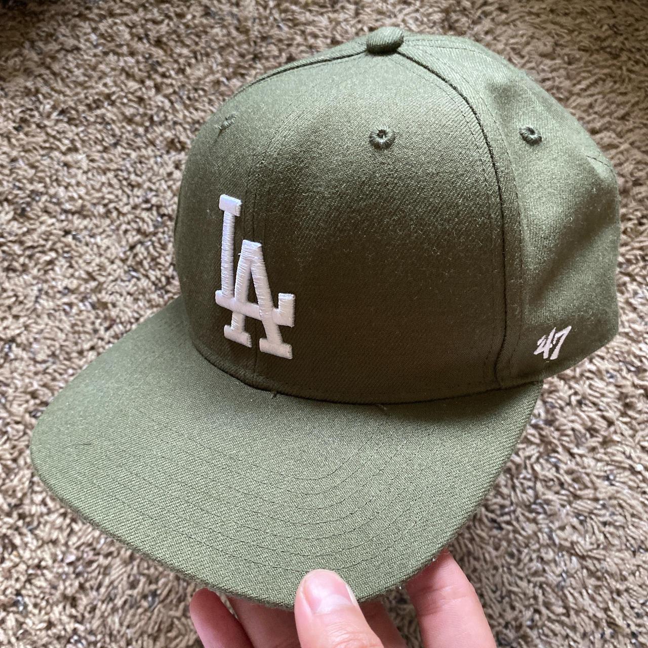 dark green LA SnapBack hat! It’s rarely worn, brand... - Depop
