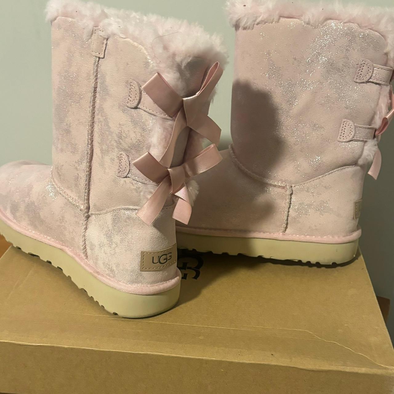 light pink shimmer bailey bow ugg’s - Depop