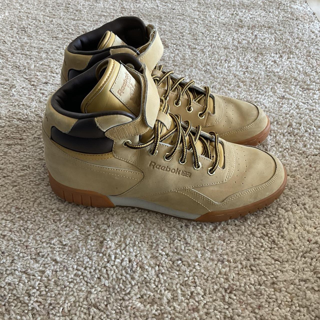 Reebok Men's Tan and Brown Trainers | Depop