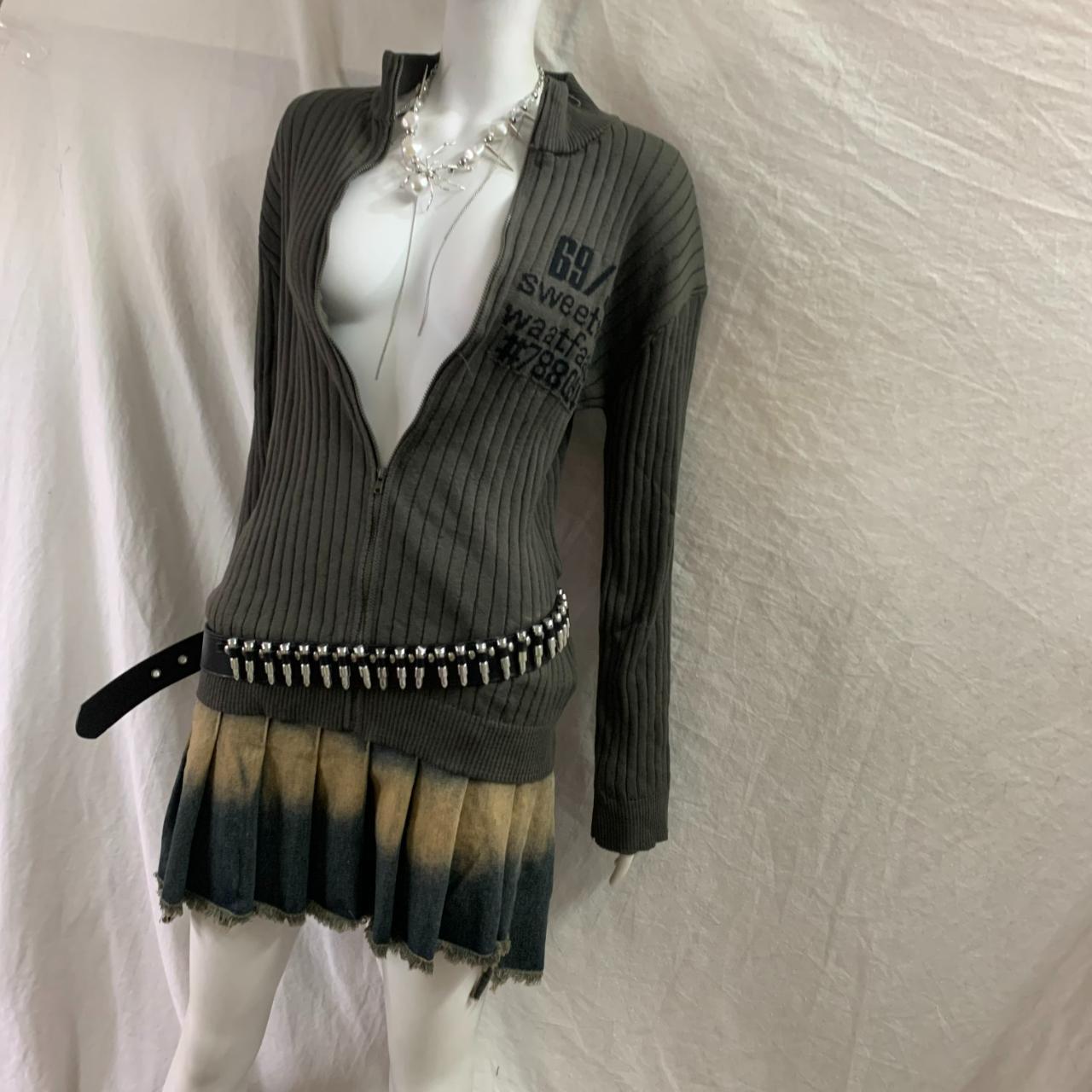 00S punk print punk top, zipper top(Top only) ·... - Depop