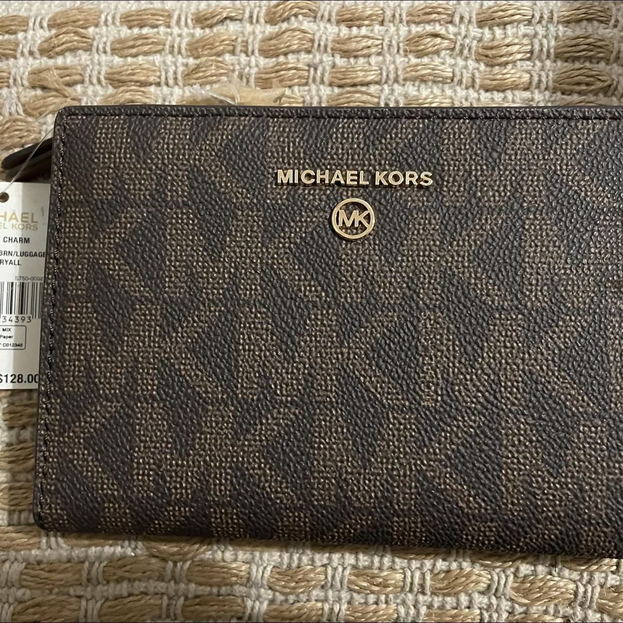 Michael Kors Carry All Wallet #michaelkors #wallet... - Depop