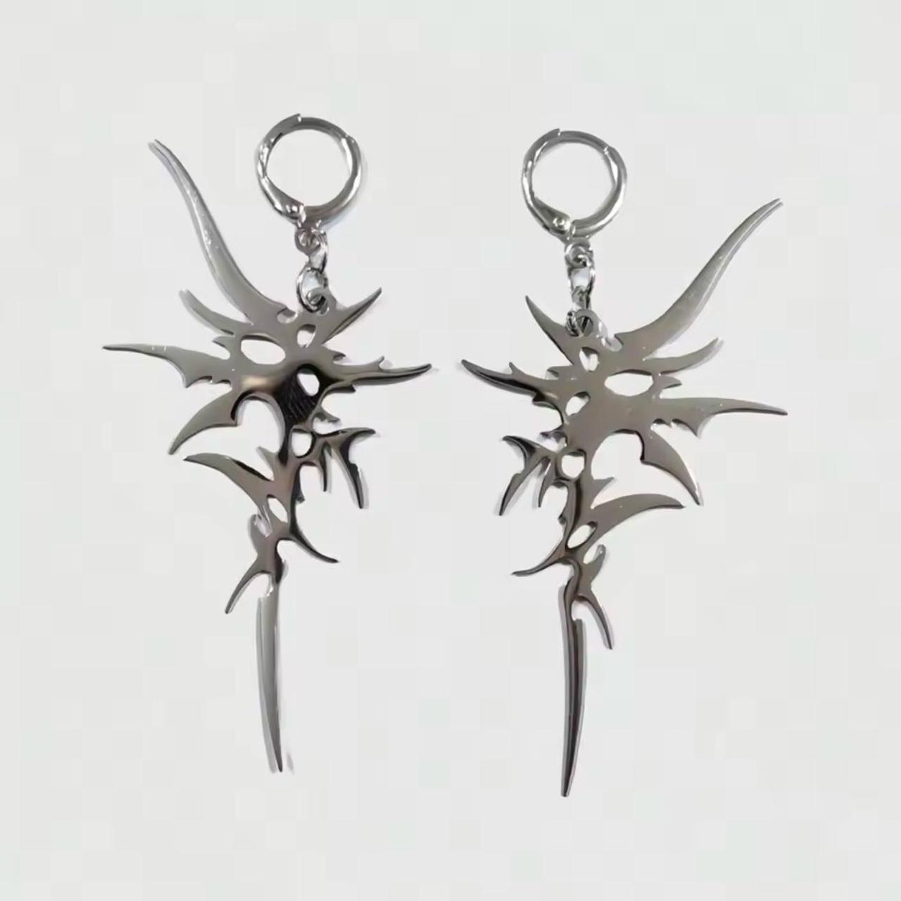 Grunge thorn dangle earrings y2k... | Depop