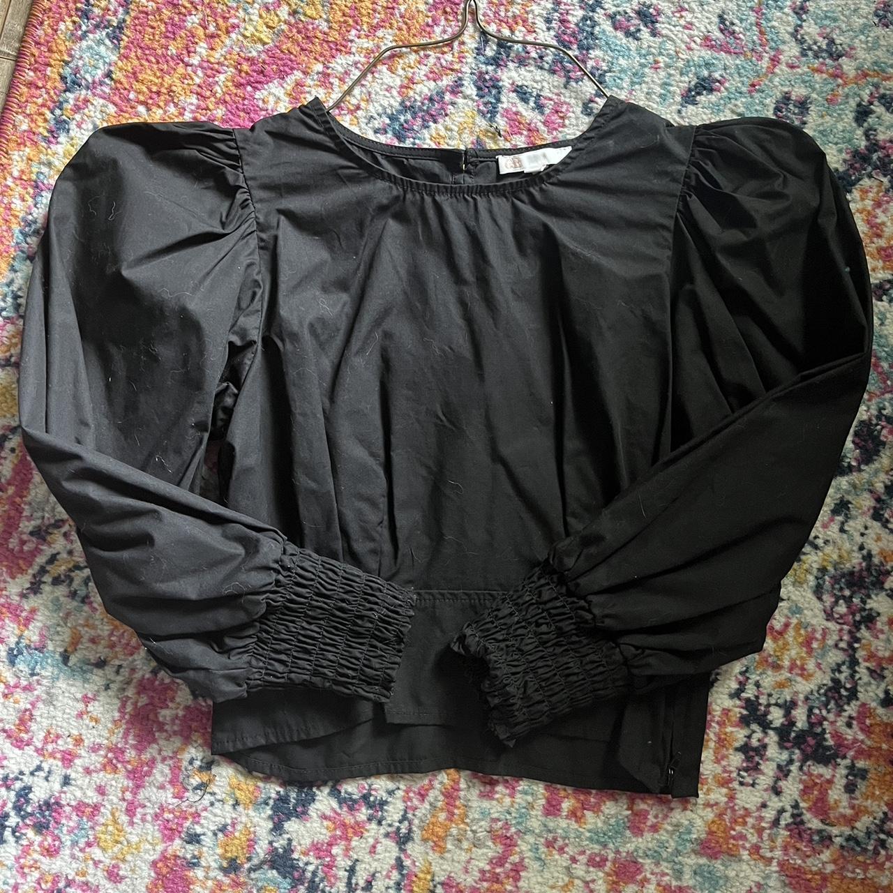 Gianni Bini black crop long sleeve with puff... - Depop
