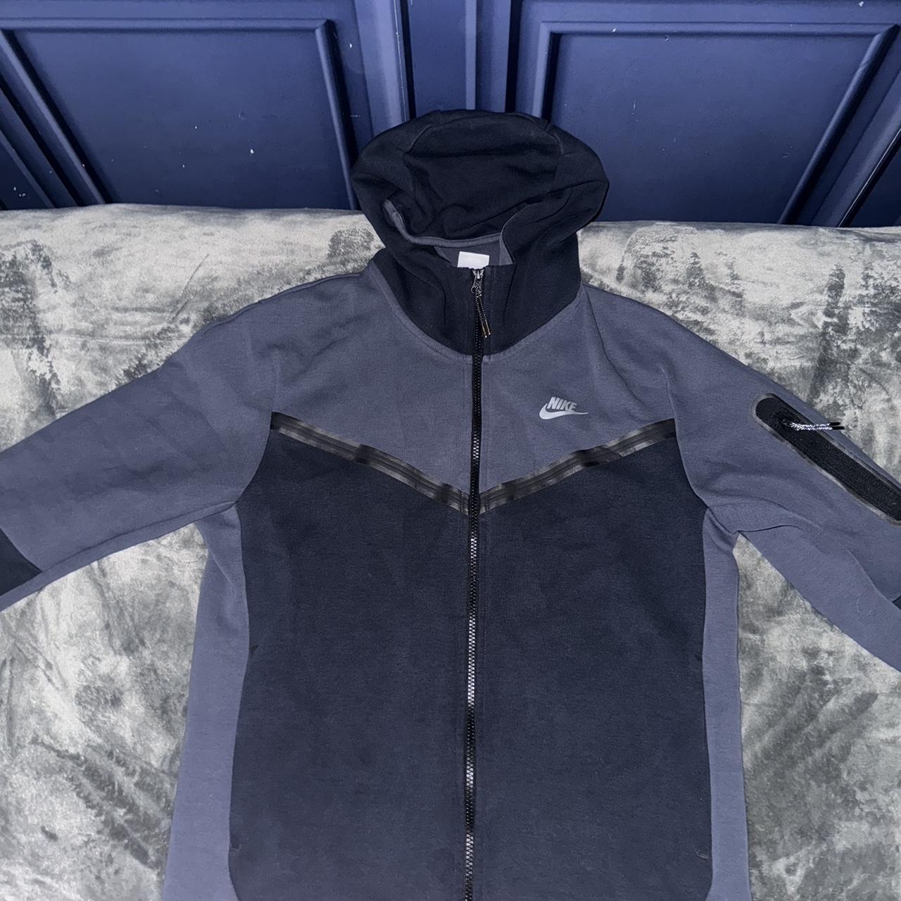 Nike tech fleece grey and black jacket - Depop