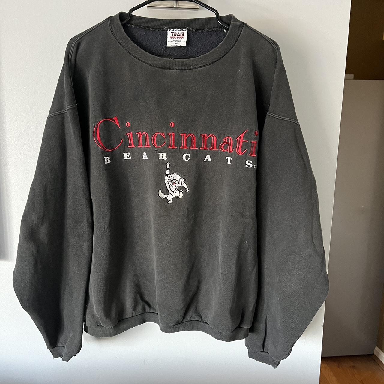 Vintage 90’s Grey and Red Cincinnati Bearcats... | Depop