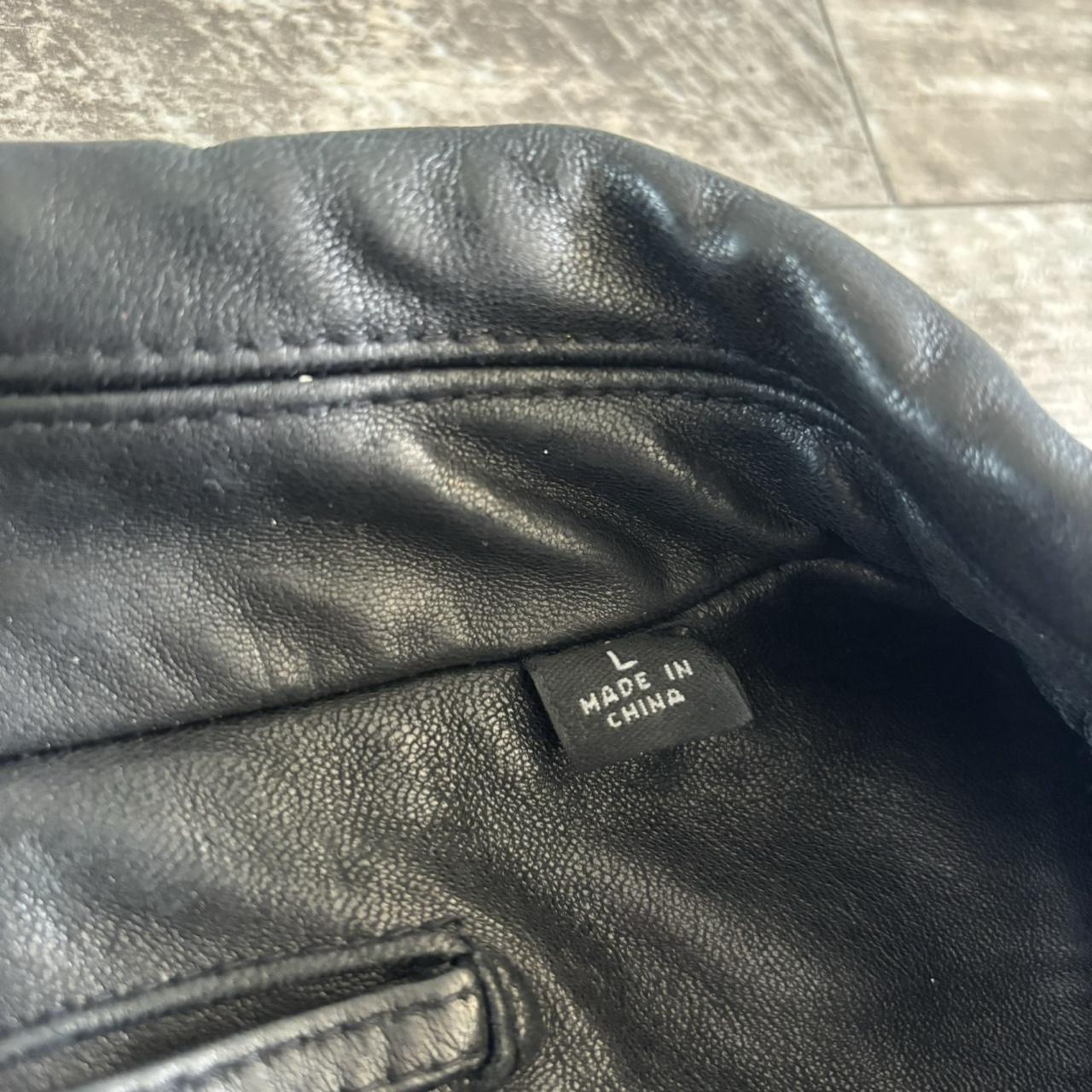 Vintage Y2K Roundtree and Yorke Black Paisley Lined... - Depop