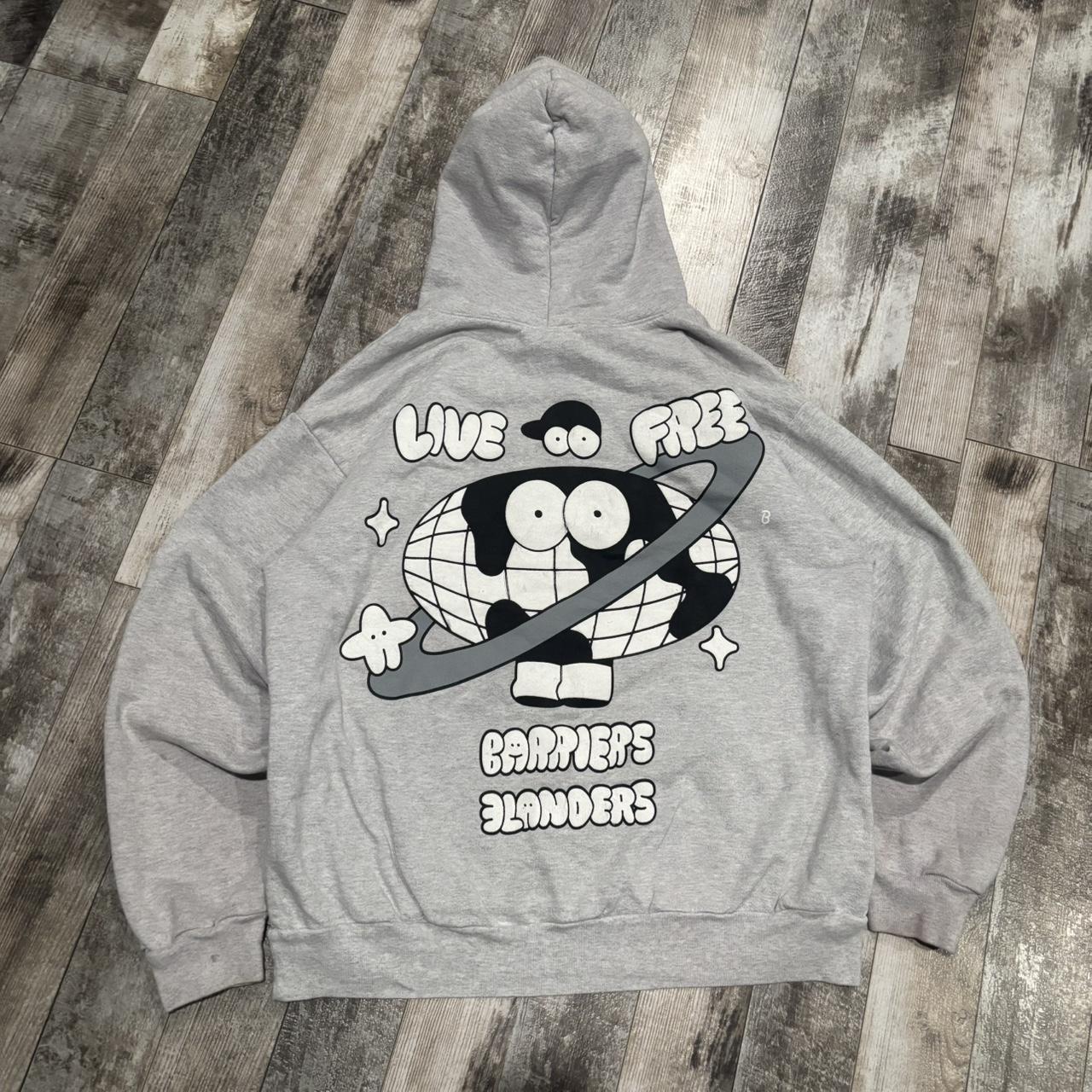 Vintage Y2K Grey Barriers 3 Landers Heavyweight... | Depop